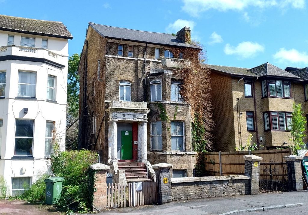 79 Burnt Ash Hill, Lee, London SE12, 10 bed detached house for sale, £ ...