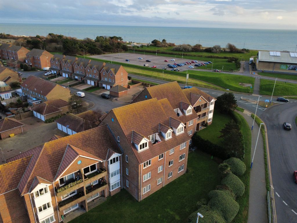 Collingwood Close, Eastbourne BN23, 2 bed flat for sale, £175,000 ...