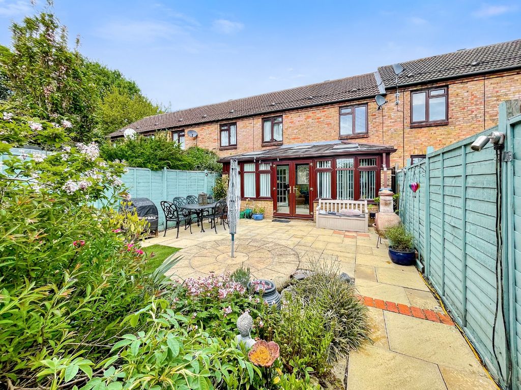 Links Way, Luton, Bedfordshire LU2, 3 bed terraced house for sale, £ ...