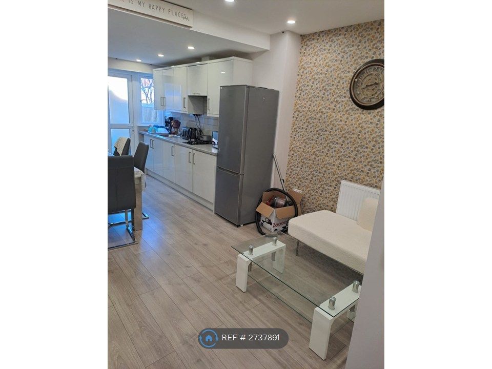 Kitchener Road, Ipswich IP1, 6 bed terraced house to rent, £3,000 pcm ...