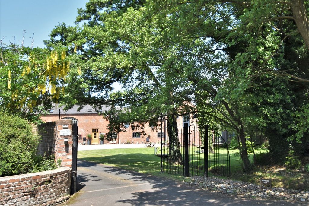 Brookend Barn, Hinstock TF9, 4 bed barn conversion for sale, £695,000 ...