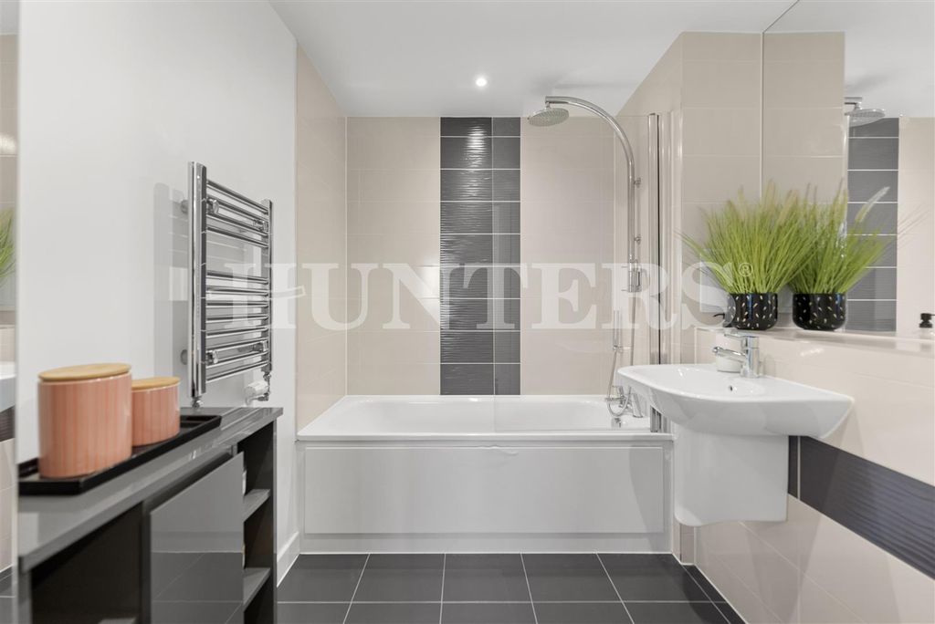 Lapwing Heights, Waterside Way N17, 2 bed flat for sale, £515,000 ...