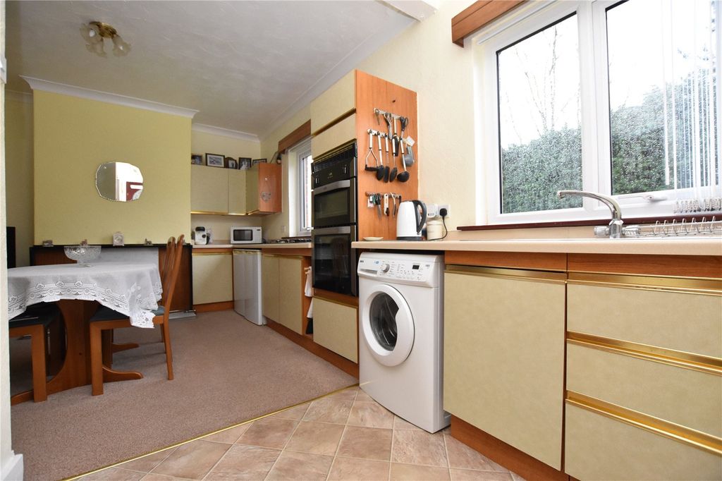 Glendale Estate, Topcliffe Lane, Morley, Leeds, West Yorkshire LS27, 3 ...