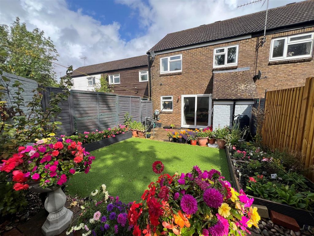 Boyce Close, Basingstoke RG22, 3 bed terraced house for sale, £335,000 ...