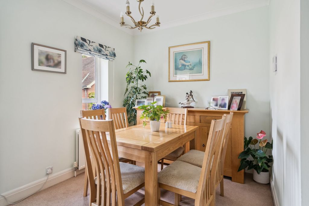 Heathbourne Road, Bushey Heath WD23, 3 bed flat for sale, £650,000 ...