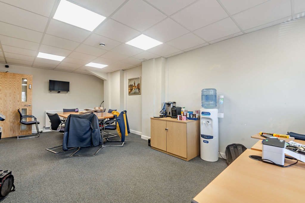 Unit 4, Rivermead, Thatcham, Berkshire RG19, Light industrial to let, £ ...