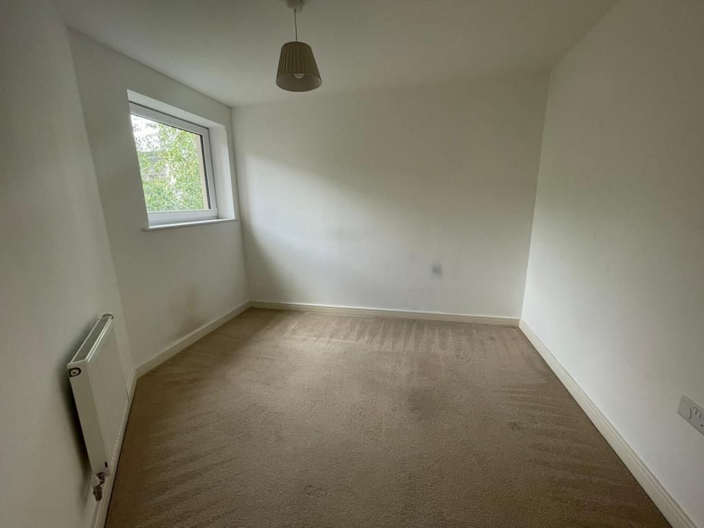 Marlborough Park, Old Town SN3, 2 bed flat to rent, £1,050 pcm ...