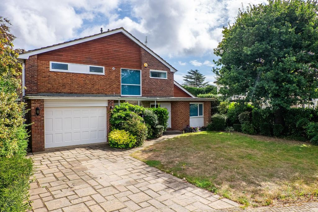 Cedar Copse, Bickley BR1, 4 bed detached house for sale, £1,250,000 ...