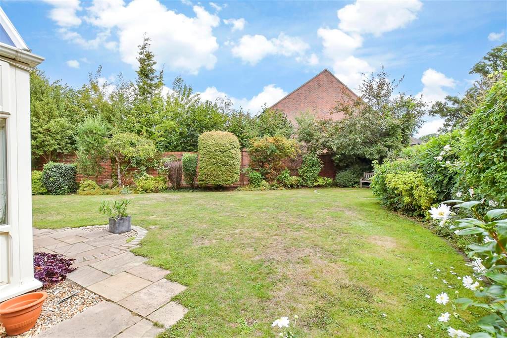 Redhill Road, Rowland's Castle, Hampshire PO9, 4 bed detached house for ...