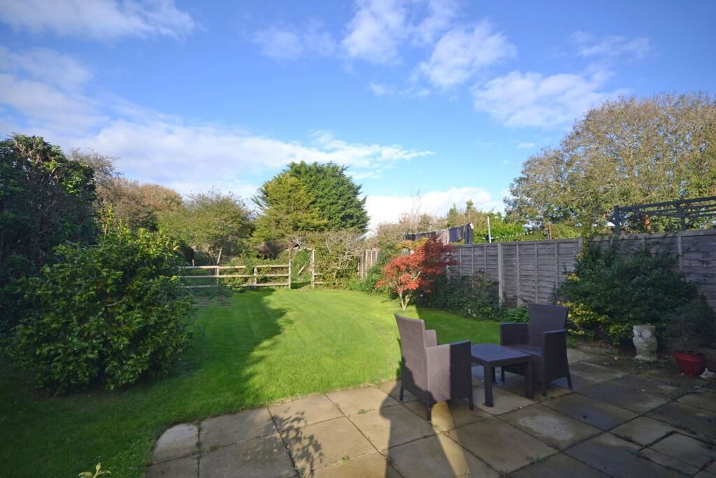 Elm Tree Close, Selsey, Chichester PO20, 3 bed end terrace house for ...
