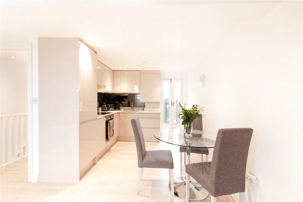 Church Lane, London SW17, 1 bed flat for sale, £385,000 | PrimeLocation