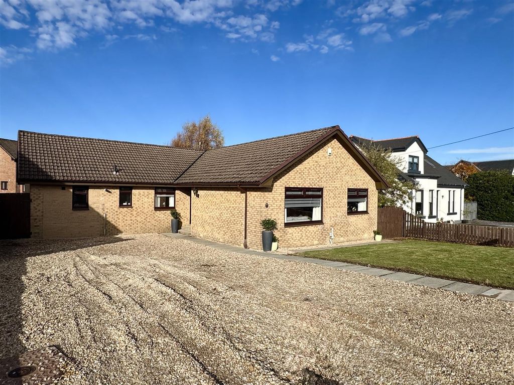 Silverbirch Gardens, Hamilton ML3, 5 bed detached bungalow for sale, £ ...