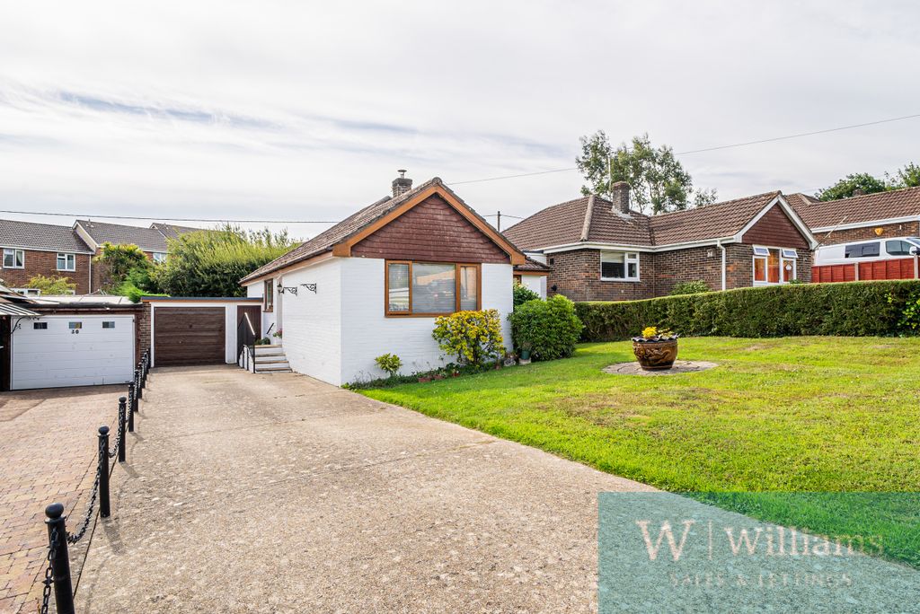Manor Crescent, Rookley, Ventnor, Isle Of Wight PO38, 3 bed bungalow ...