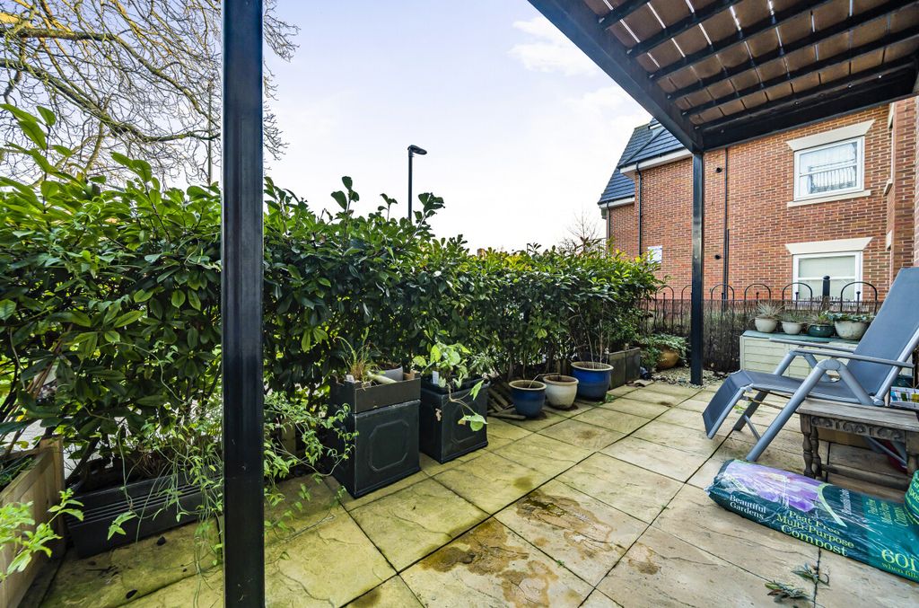 Beech House, 303 Molesey Road, Hersham KT12, 1 bed flat for sale, £ ...