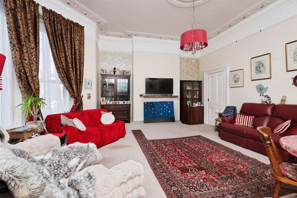 Spencer Road, Eastbourne BN21, 2 bed flat for sale, £275,000 ...