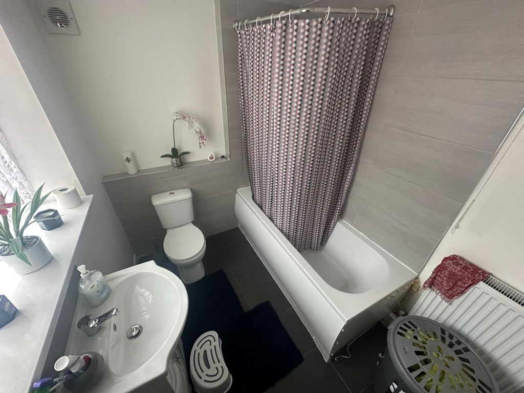Leamore Lane, Leamore, Walsall WS3, 2 bed terraced house to rent, £850 ...