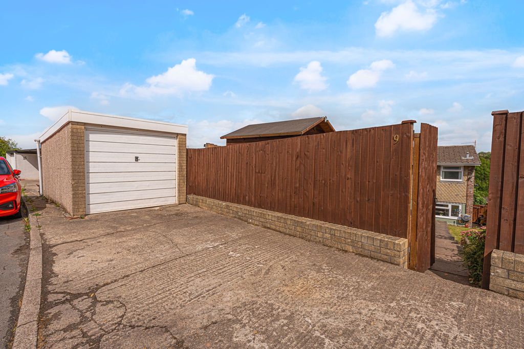 College Glade, Caerleon NP18, 3 bed semi-detached house for sale, £ ...