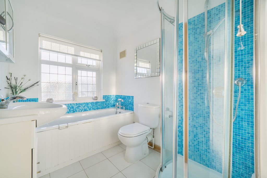 Tartar Road, Cobham KT11, 3 bed semi-detached house for sale, £550,000 ...
