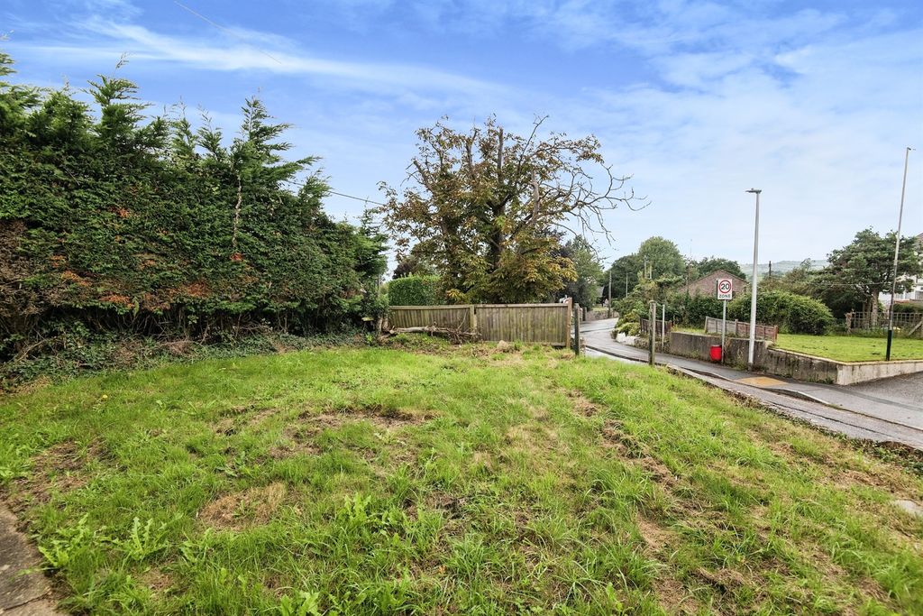 Sector Lane, Axminster EX13, 3 bed detached bungalow for sale, £320,000 ...