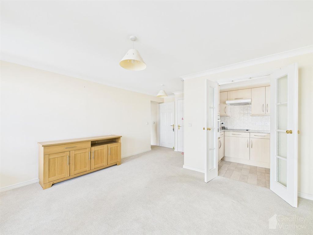 Pinetree Court, Danestrete, Stevenage SG1, 1 bed flat for sale, £ ...