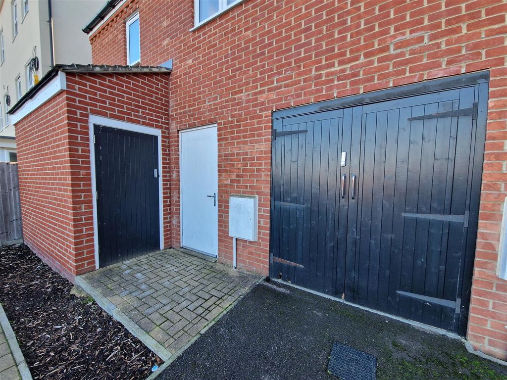 Saxon Way, Great Denham, Bedford MK40, 2 bed detached house for sale, £ ...