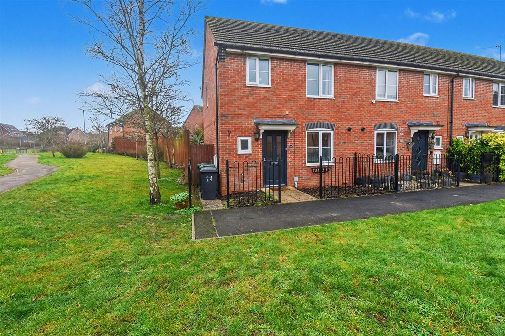 Jackdaw Road, Corby NN18, 3 bed end terrace house for sale, £235,000 ...