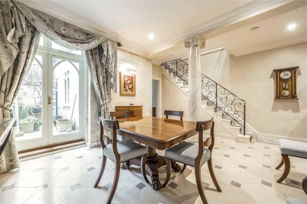 Cheyne Gardens, Chelsea SW3, 3 bed maisonette for sale | PrimeLocation