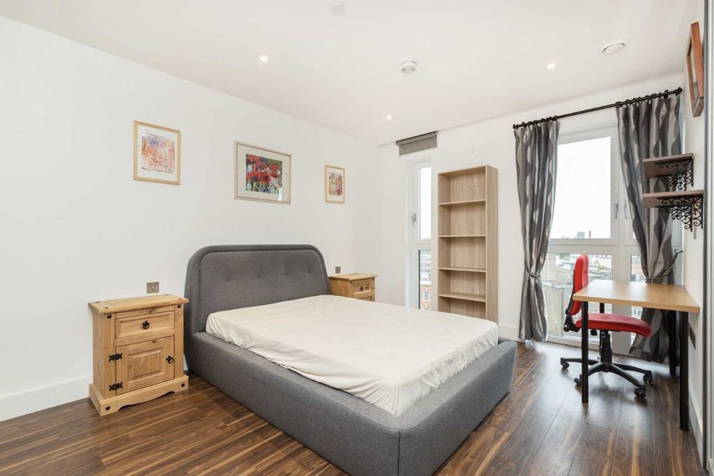 New Drum Street, Aldgate E1, 2 bed flat to rent, £3,500 pcm | PrimeLocation