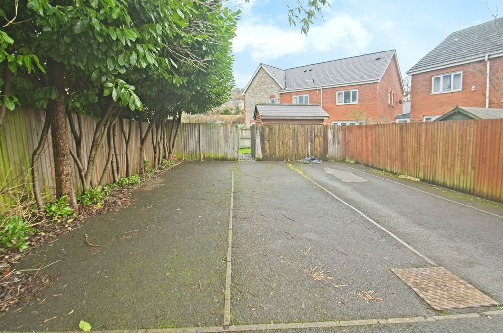 Heol Gruffydd, Pontypridd CF37, 2 bed terraced house for sale, £190,000 ...