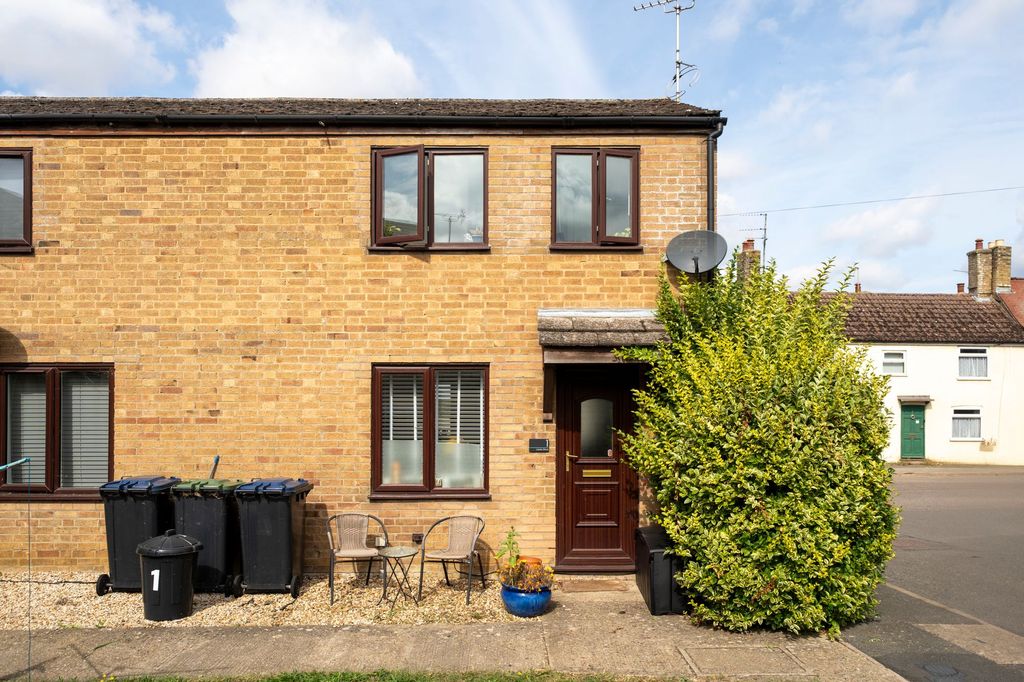 Lester Drive, Haddenham CB6, 2 bed end terrace house for sale, £185,000 ...