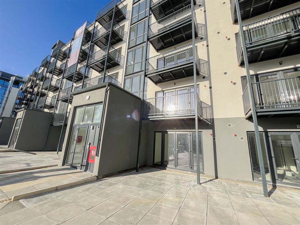Flat 61, 5 Martin Court, Hastings TN34, 2 bed flat to rent, £1,095 pcm ...