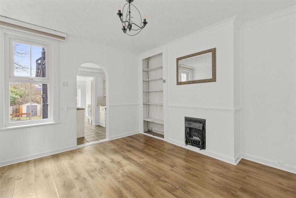 Hughenden Road, High Wycombe (No Chain) HP13, 2 bed semi-detached house ...