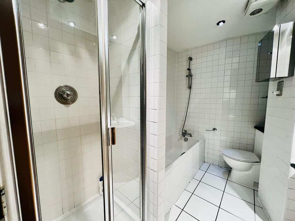 Lancaster House, Manchester M1, 1 bed flat to rent, £1,050 pcm ...