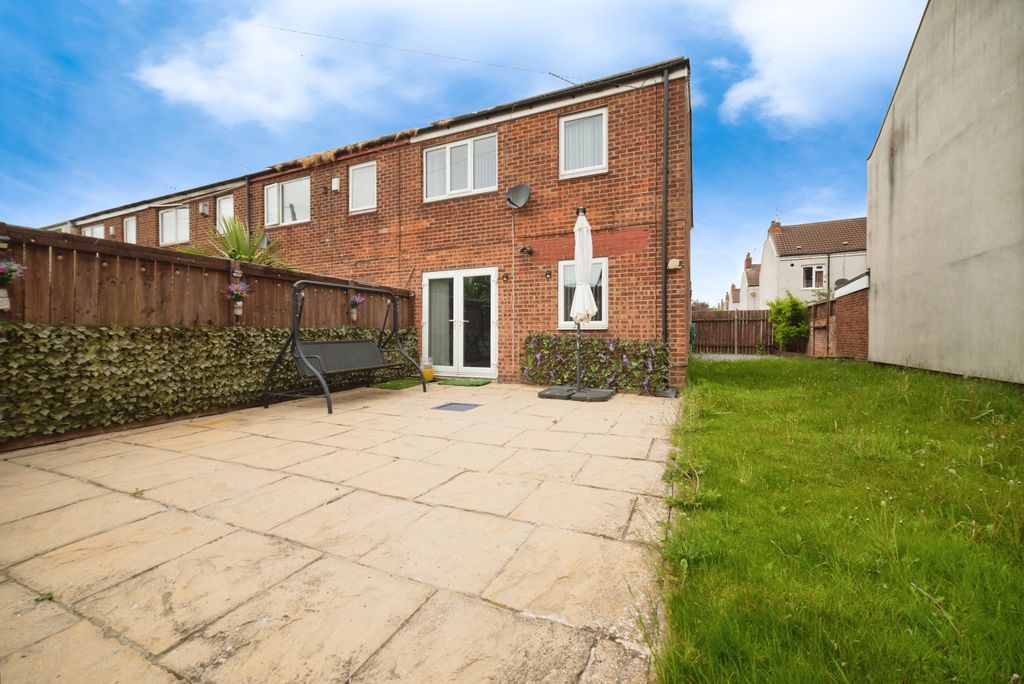 Victor Street, Hull HU9, 3 bed end terrace house for sale, £110,000 ...