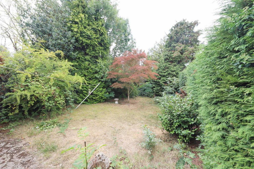 Parkfield Road, Ickenham UB10, 3 bed detached bungalow for sale, £ ...