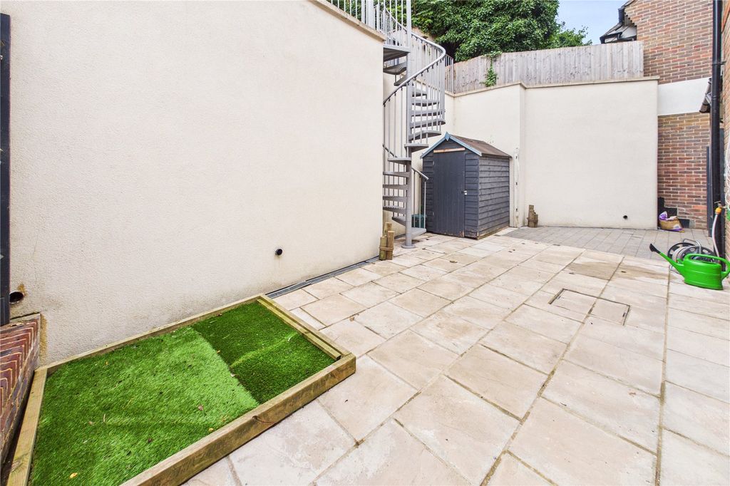 Newbury Street, Kintbury, Hungerford, Berkshire RG17, 2 bed link ...