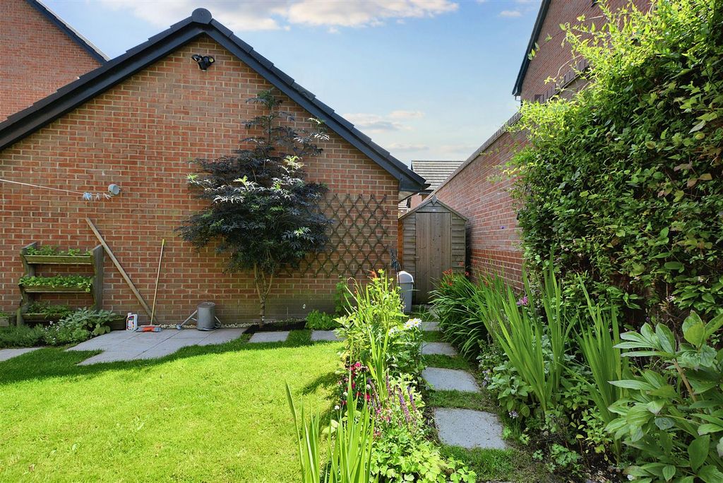 Verden Way, Nottingham NG8, 3 bed detached house for sale, £300,000 ...