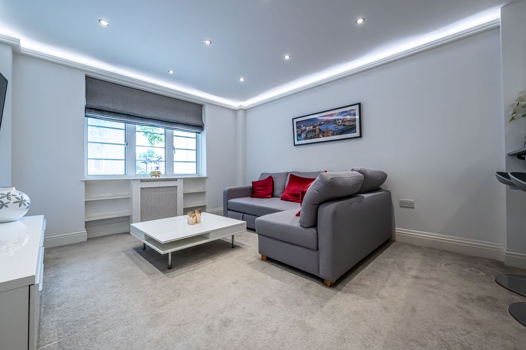 Old Brompton Road SW5, 1 bed flat for sale, £650,000 | PrimeLocation