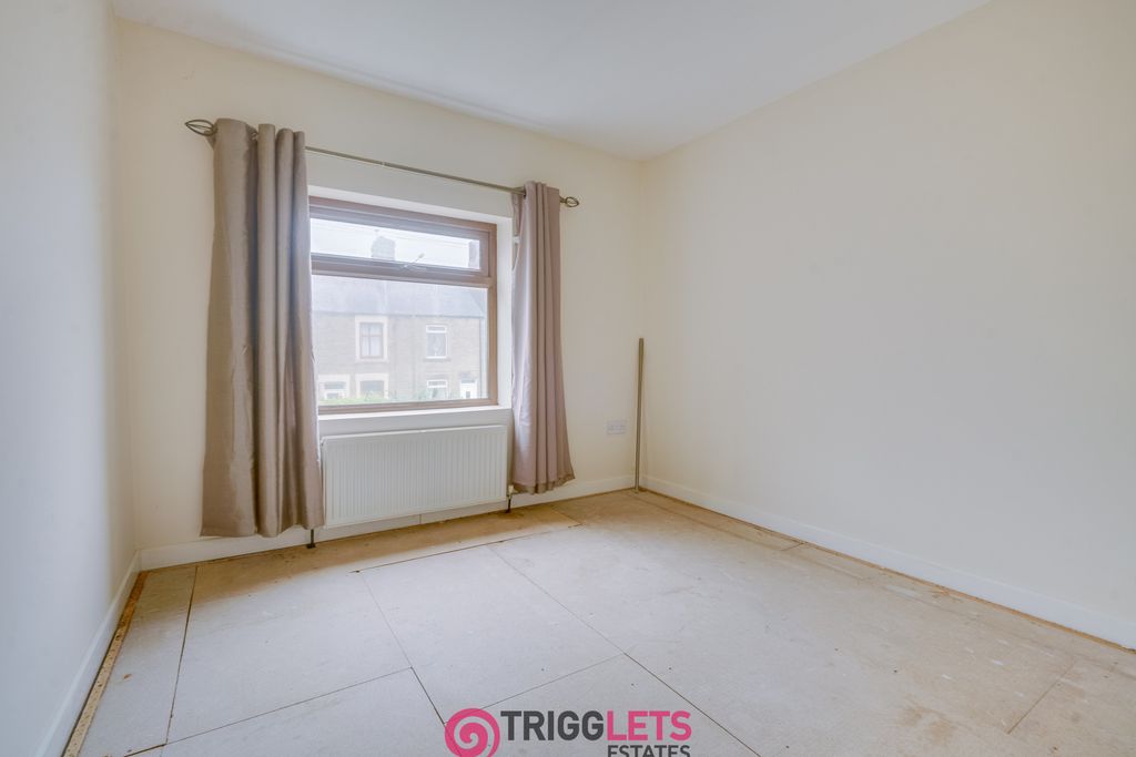 Wombwell Road, Platts Common, Hoyland, Barnsley, 9 S74, 4 bed detached ...