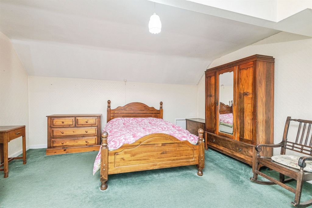 Birch Road, Huddersfield HD4, 3 bed detached bungalow for sale, £ ...