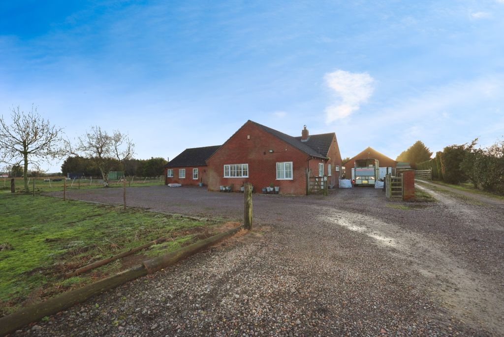 Bardney Road, Washingborough, Lincoln, Lincolnshire LN4, 4 bed detached ...