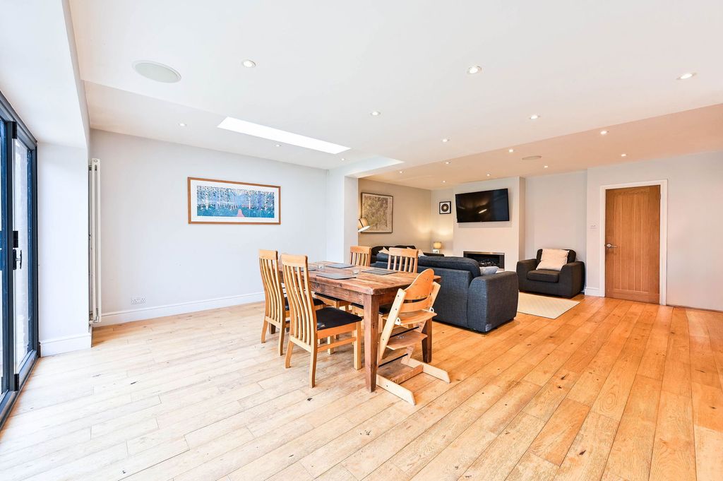 Elmer Cottages, Fetcham KT22, 4 bed detached house for sale, £775,000 ...