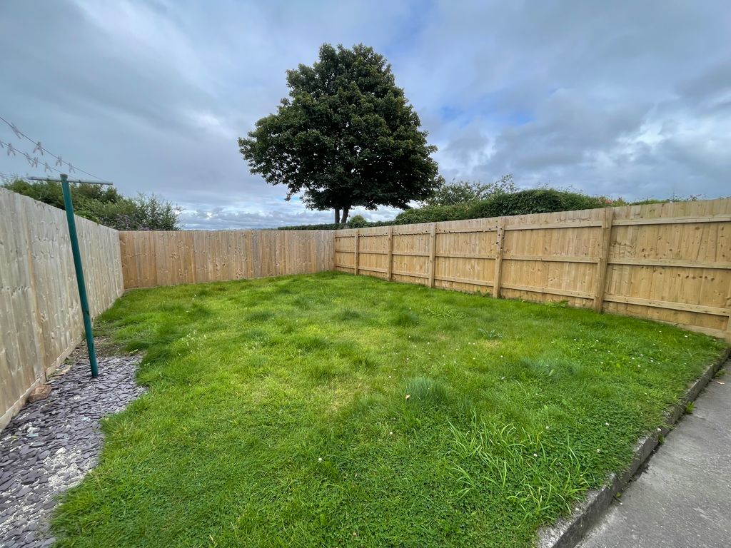 Higher Broad Lane, Redruth TR15, 2 bed flat to rent, £1,000 pcm ...