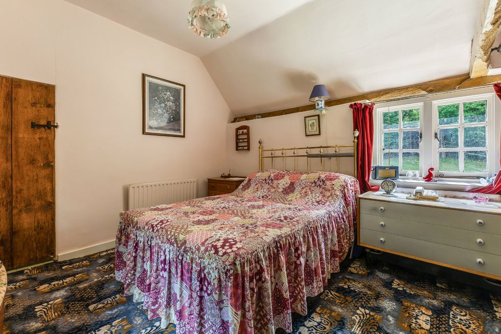 Jumps Road, Churt, Farnham, Surrey GU10, 2 bed detached house for sale ...