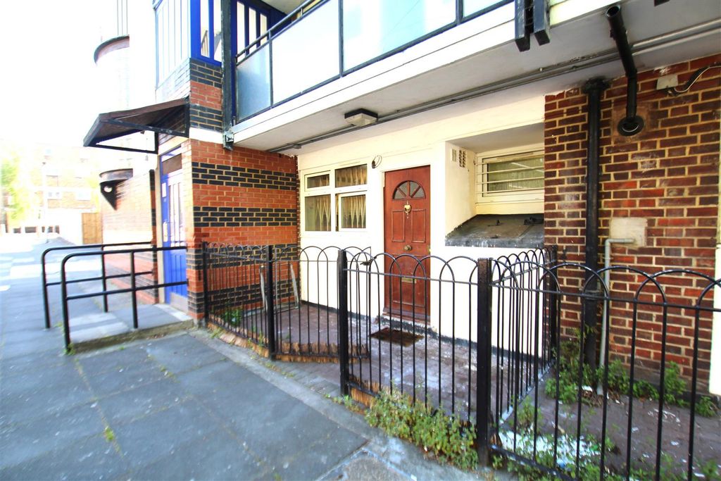 Cable Street, Tower Hamlets E1, 1 bed flat for sale, £225,000 ...
