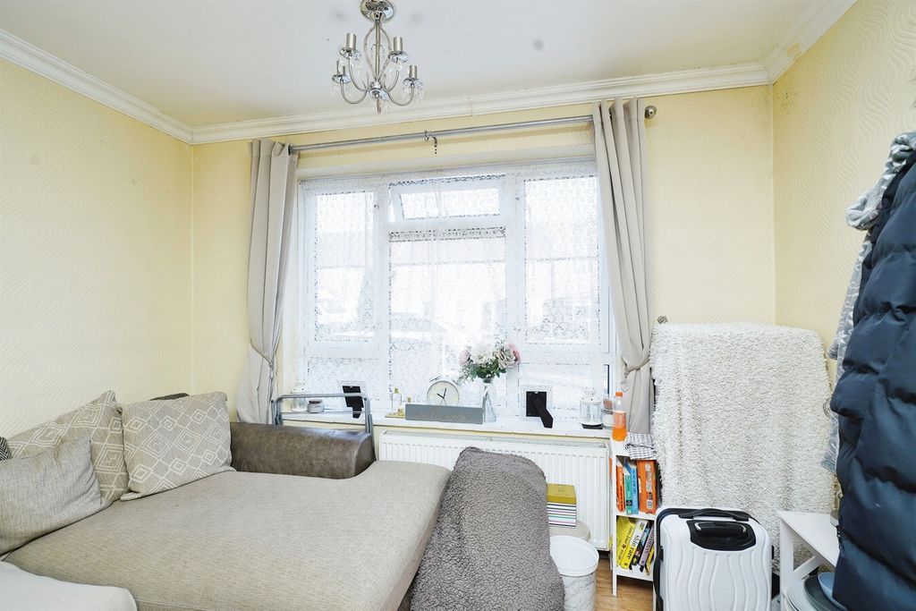 Castle Croft Road, Luton LU1, 3 bed semi-detached house for sale, £ ...