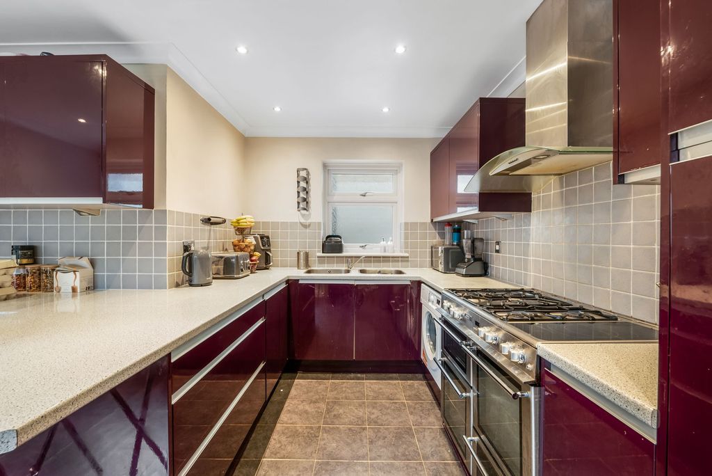 Beckenham Road, Beckenham BR3, 2 bed flat for sale, £520,000 ...