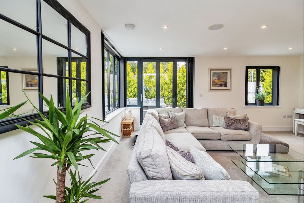 Common Road, Kensworth LU6, 5 bed detached house for sale, £1,250,000 ...