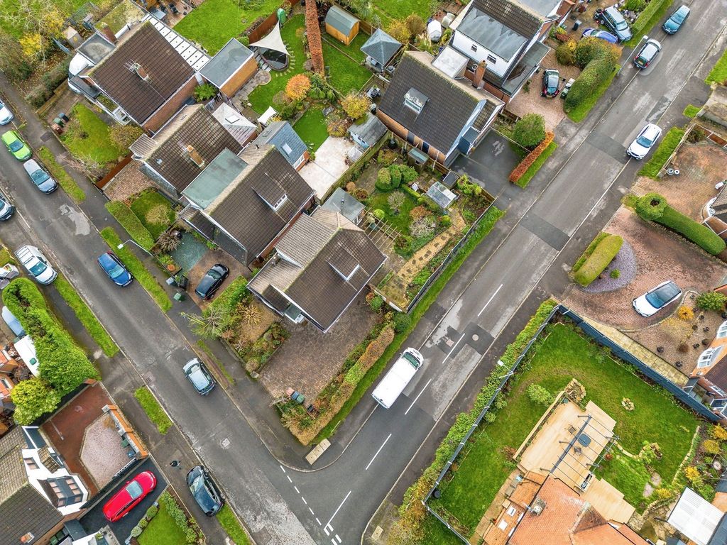 Castleton Avenue, Carlton, Nottingham, Nottinghamshire NG4, 3 bed ...