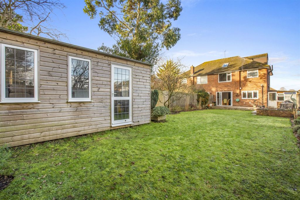 Ellsworth Road, Poets Corner, High Wycombe HP11, 4 bed semi-detached ...